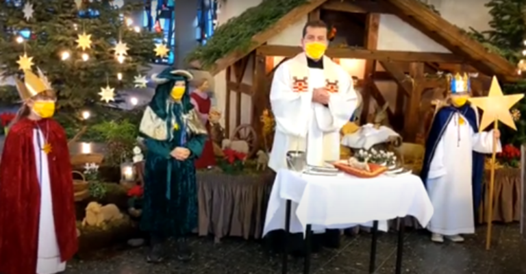Sankt Servatius | Segnung der Sternsinger und der Aufkleber